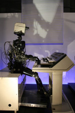 1973-1984 Wabot-1 et Wabot-2, robots humanoïdes [La robotique aux cycles 3 et 4]